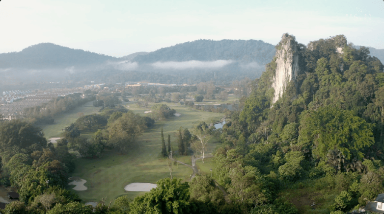 Beautiful Villa Takun| Malaysian Homestay In Mediterranean Style