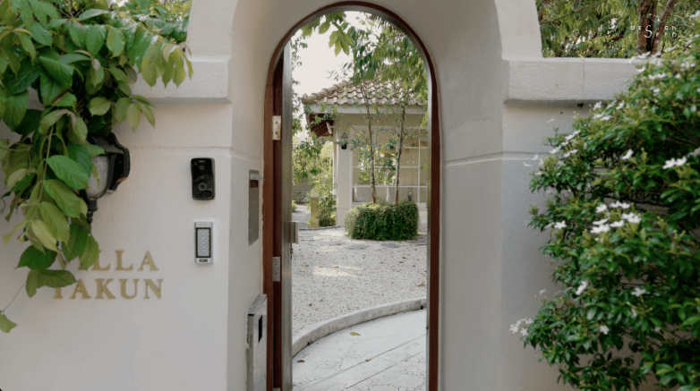 Beautiful Villa Takun| Malaysian Homestay In Mediterranean Style